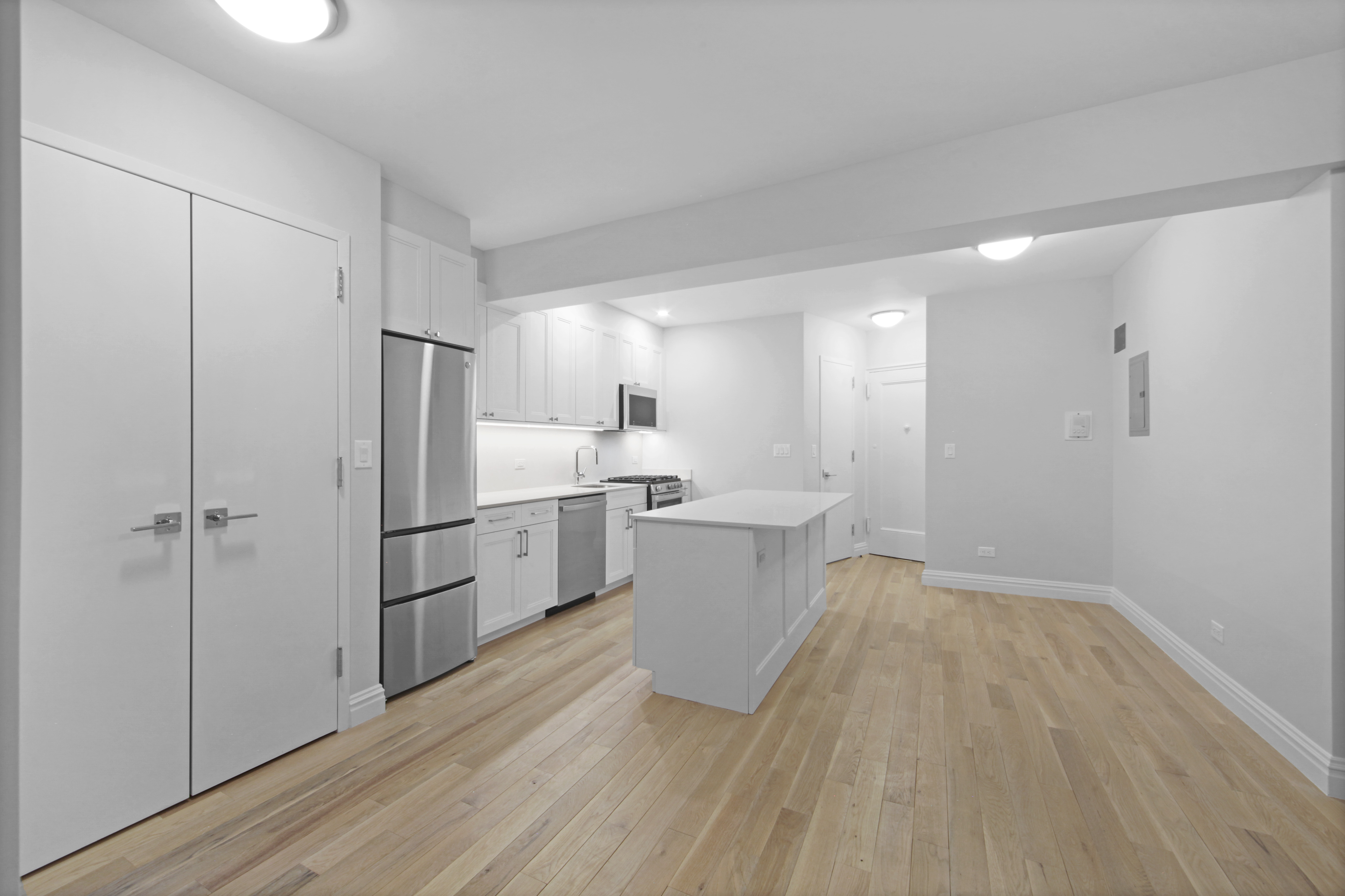 Stonehenge NYC | The Ritz Plaza